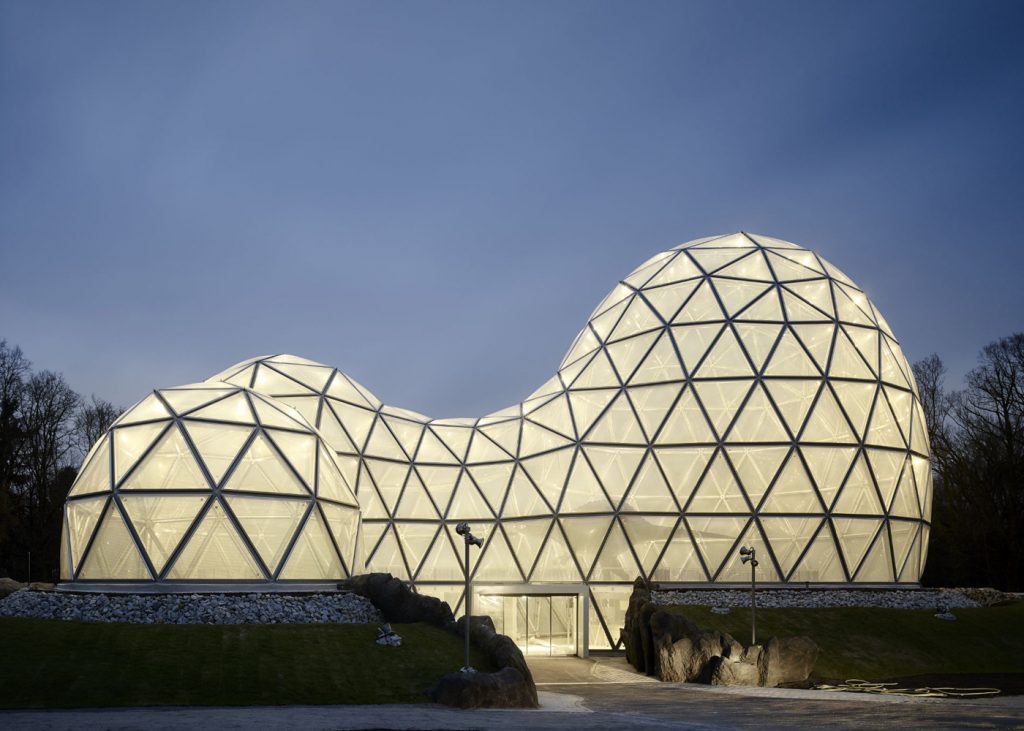 Empfangsgebäude „Mitoseum“ im Saurierpark, Kleinwelka – rimpf